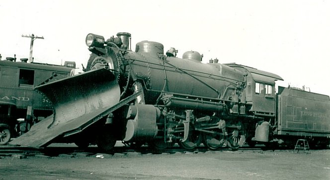 Steam locomotive with snow plow - page 1 - N and Z Scales - TheRailwire